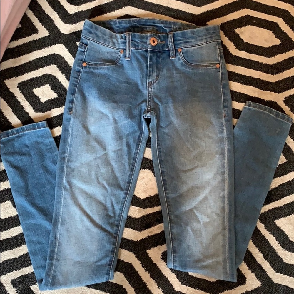 Light Blue Denim Wash Stretchy Jeans - Gem